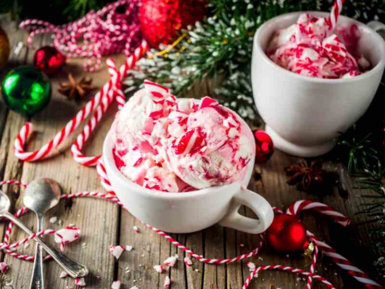 How to "Properly" Eat a Candy Cane (3 Common Ways) | CandyTurf